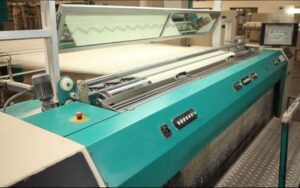 Shuttle Loom vs. Shuttleless Loom: A Technical Comparison - Textile School