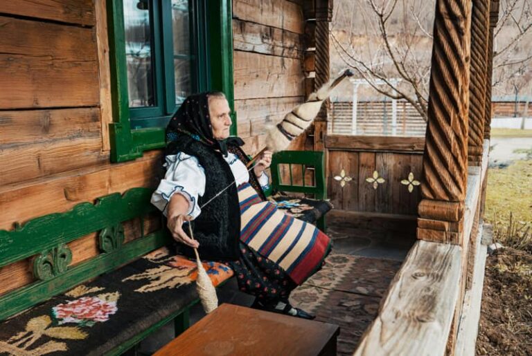 Overview of Early Textile Production: Hand Spinning and Weaving ...