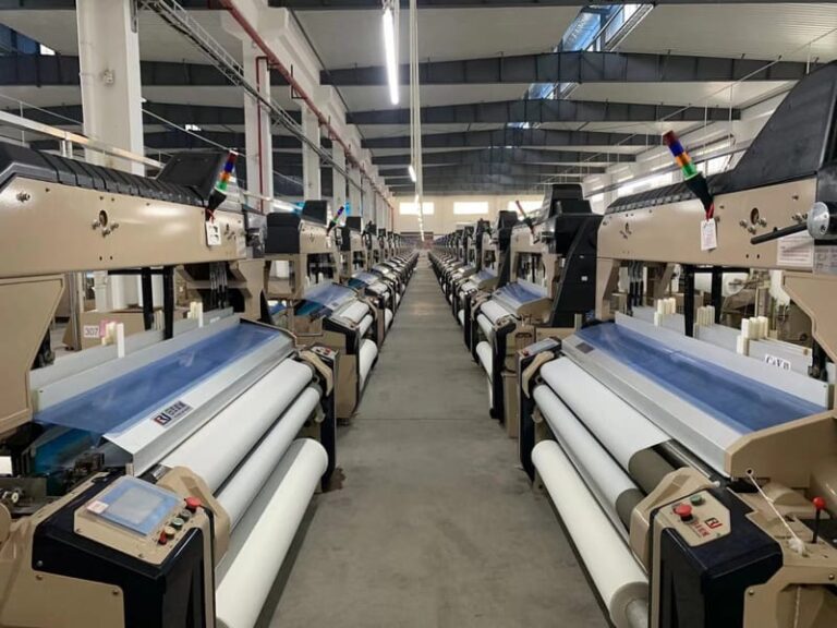 Water-Jet Loom: Pros, Cons, and Maintenance - Textile School